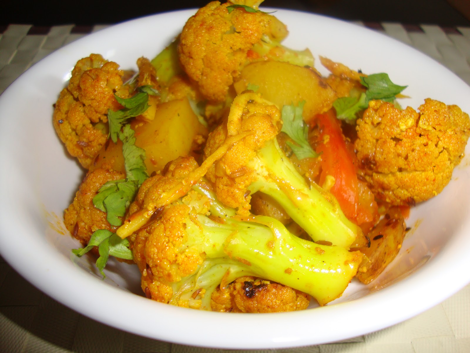 Cooking Delights: Adraki aloo gobhi (Gingery potato cauliflower)