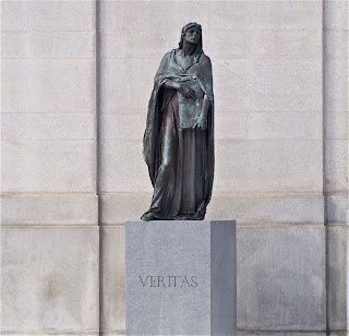 OTTAWA PERSONAL INJURY LAWYERS: Statues of Justitia and Veritas Supreme ...