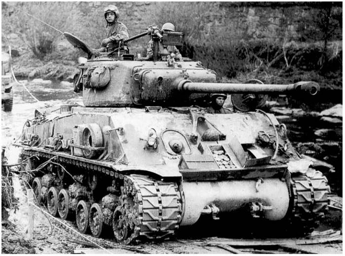 Panzermaquettes: SHERMAN M4A3E8 FURY