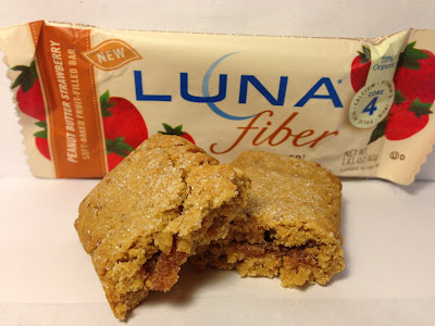 Crazy Food Dude: Review: LUNA Fiber Peanut Butter Strawberry Bar