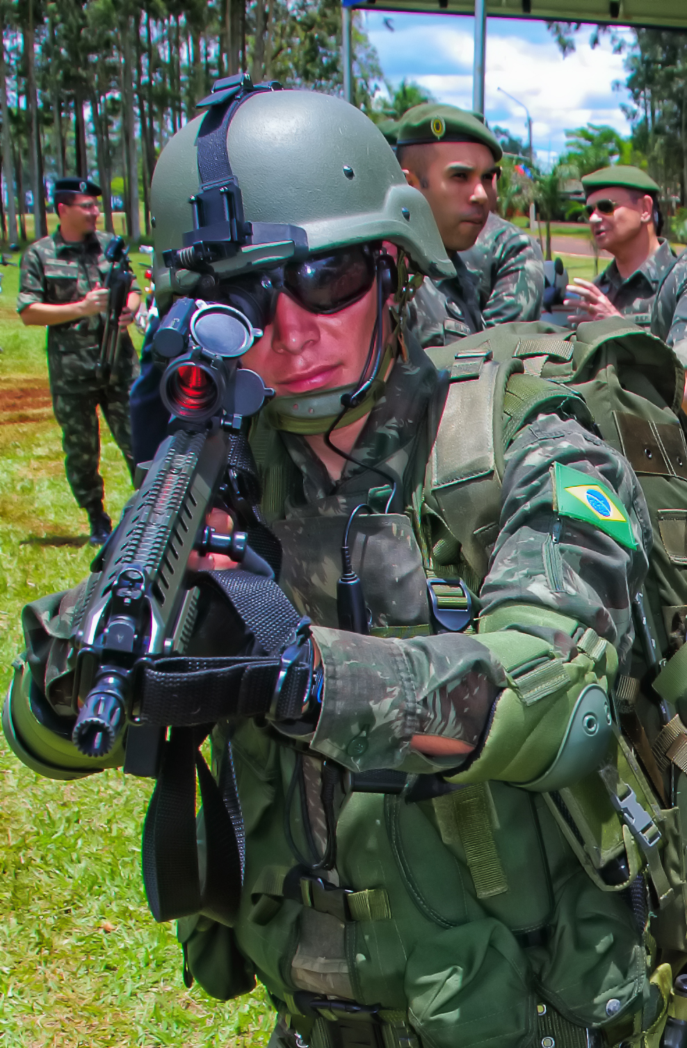 IMBEL - Fuzil de Assalto IMBEL IA2, calibre 5,56mm (Fotos: Roberto Caiafa)