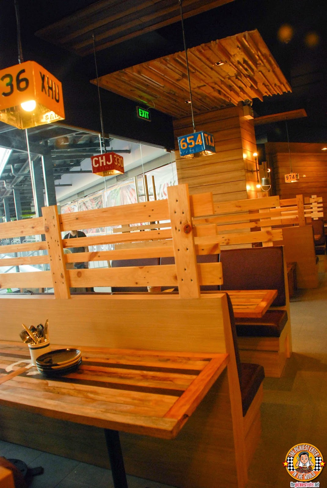 THE PICKIEST EATER IN THE WORLD: HANGING OUT AT BACKYARD KITCHEN + BREW