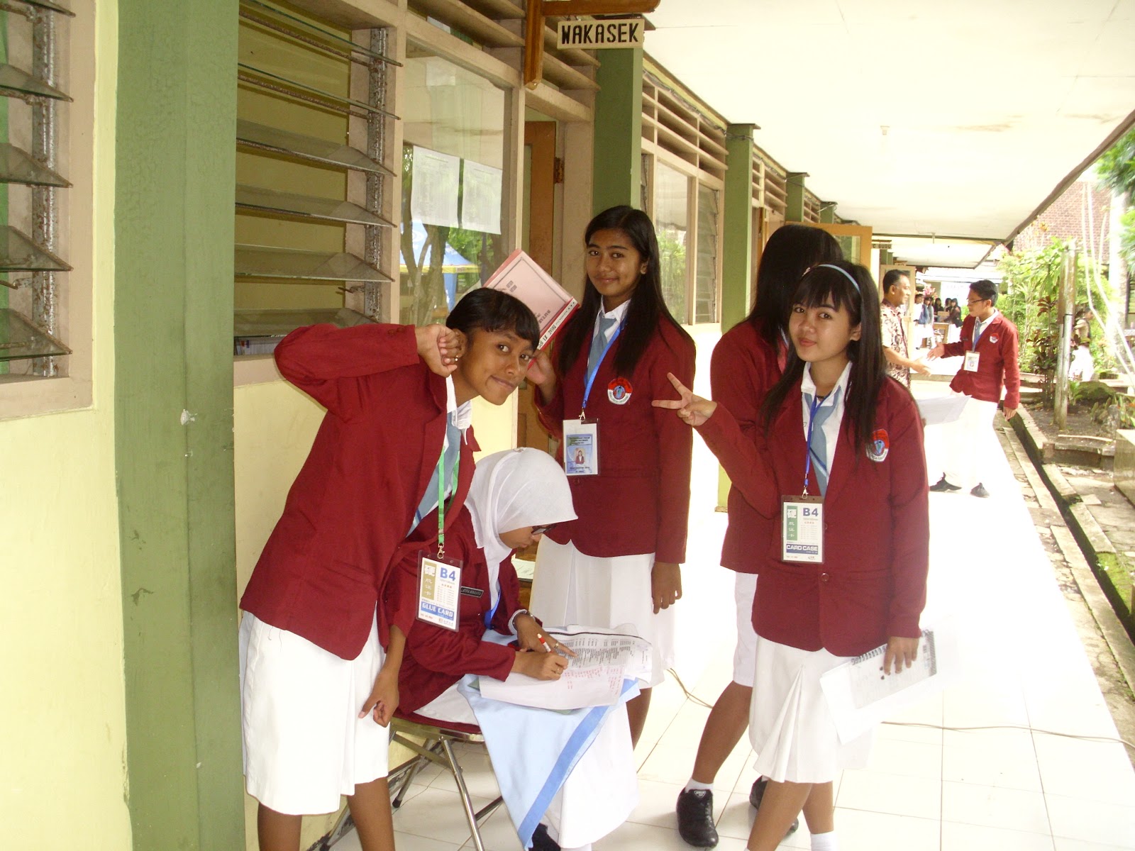 Dasar dalam pembinaan siswa siswa SMA in actin - SISWA SISWA SMA