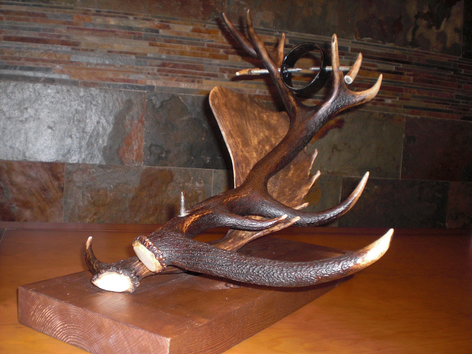 Artesanía en Cuerna de Ciervo La Siberia: JAMONERO EN CUERNA DE CIERVO ...