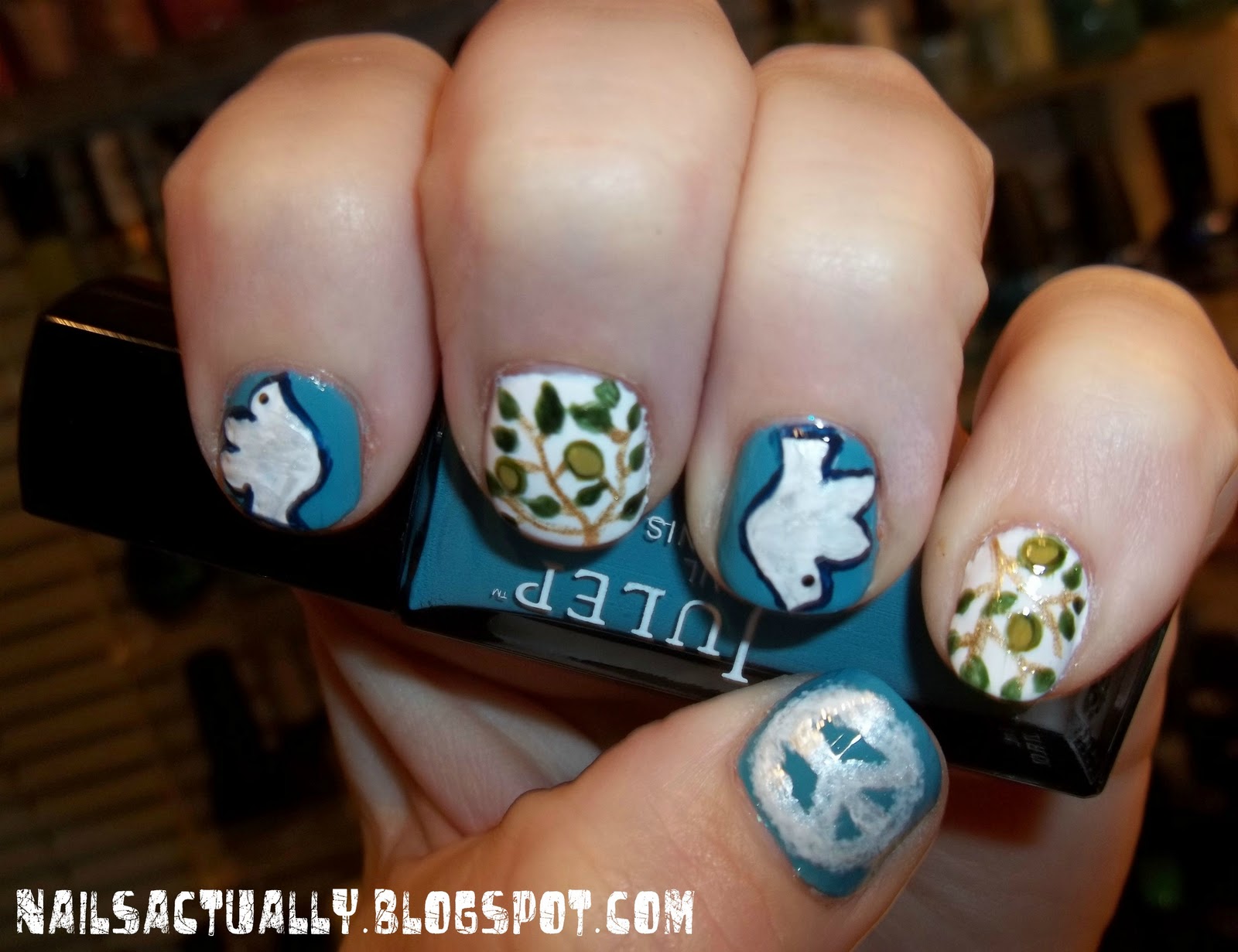 Nails Actually: Symbols of Peace Nails