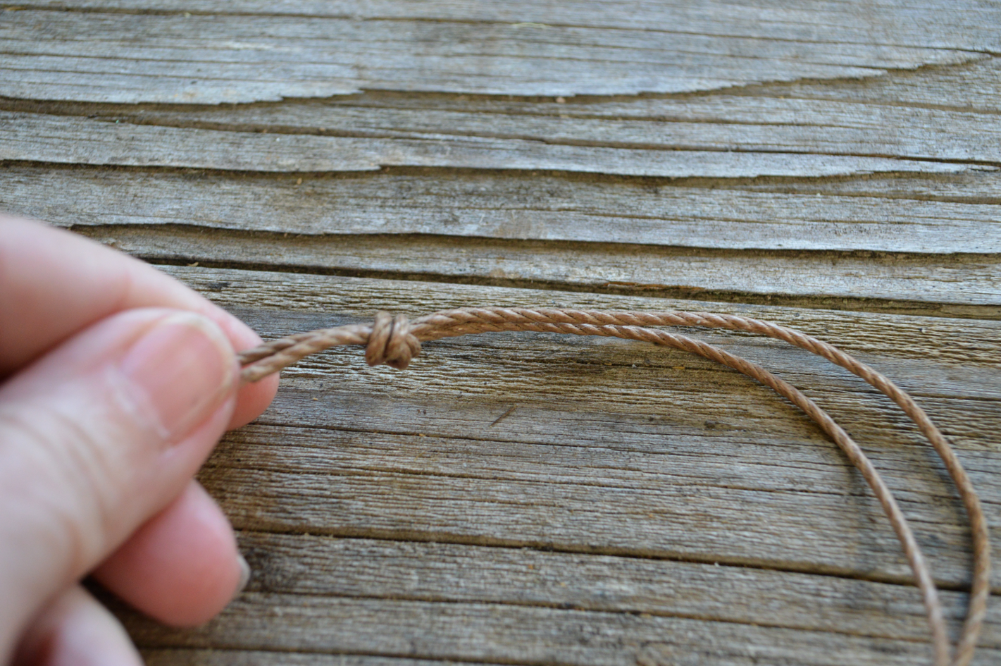 Art Threads: Simple Pendant Necklace Tutorial