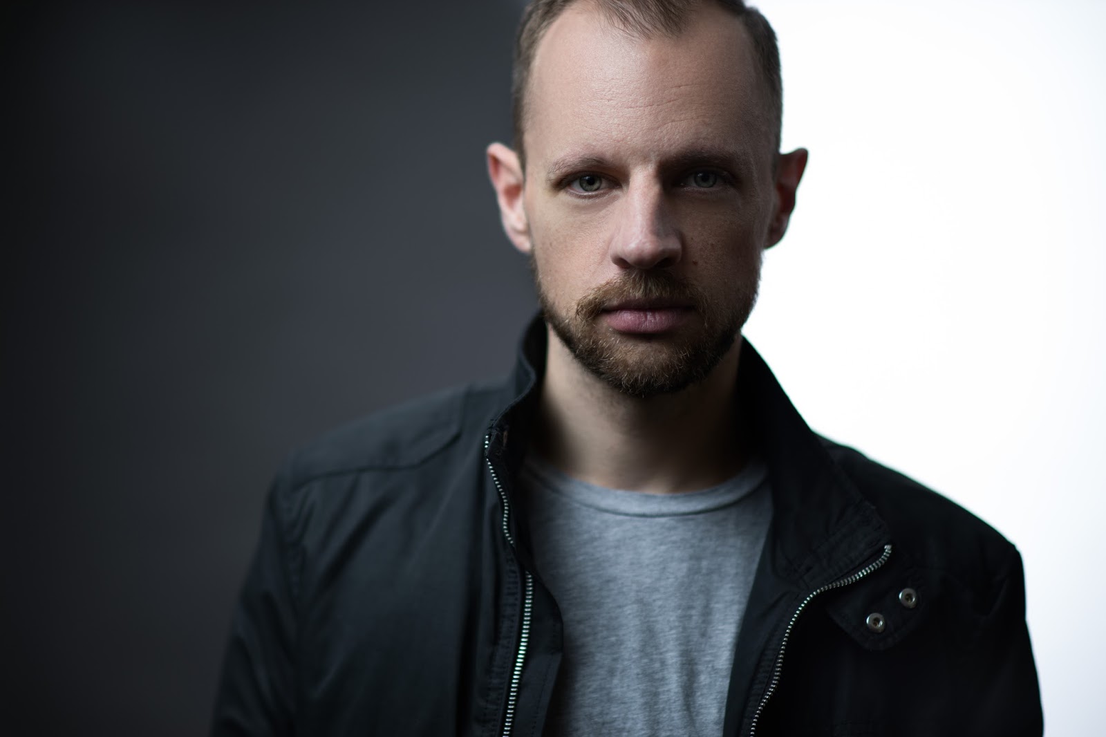 READYLIGHT MEDIA BLOG: Creating A Dynamic Portrait/Headshot With Just 2 ...