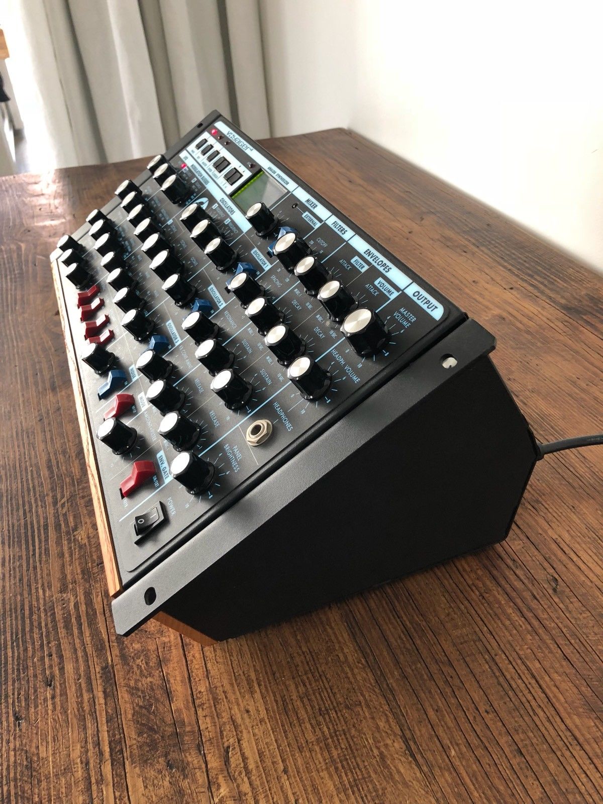 MATRIXSYNTH: Moog Voyager RME Rack Mount Synthesizer. V3.5 SN 1583