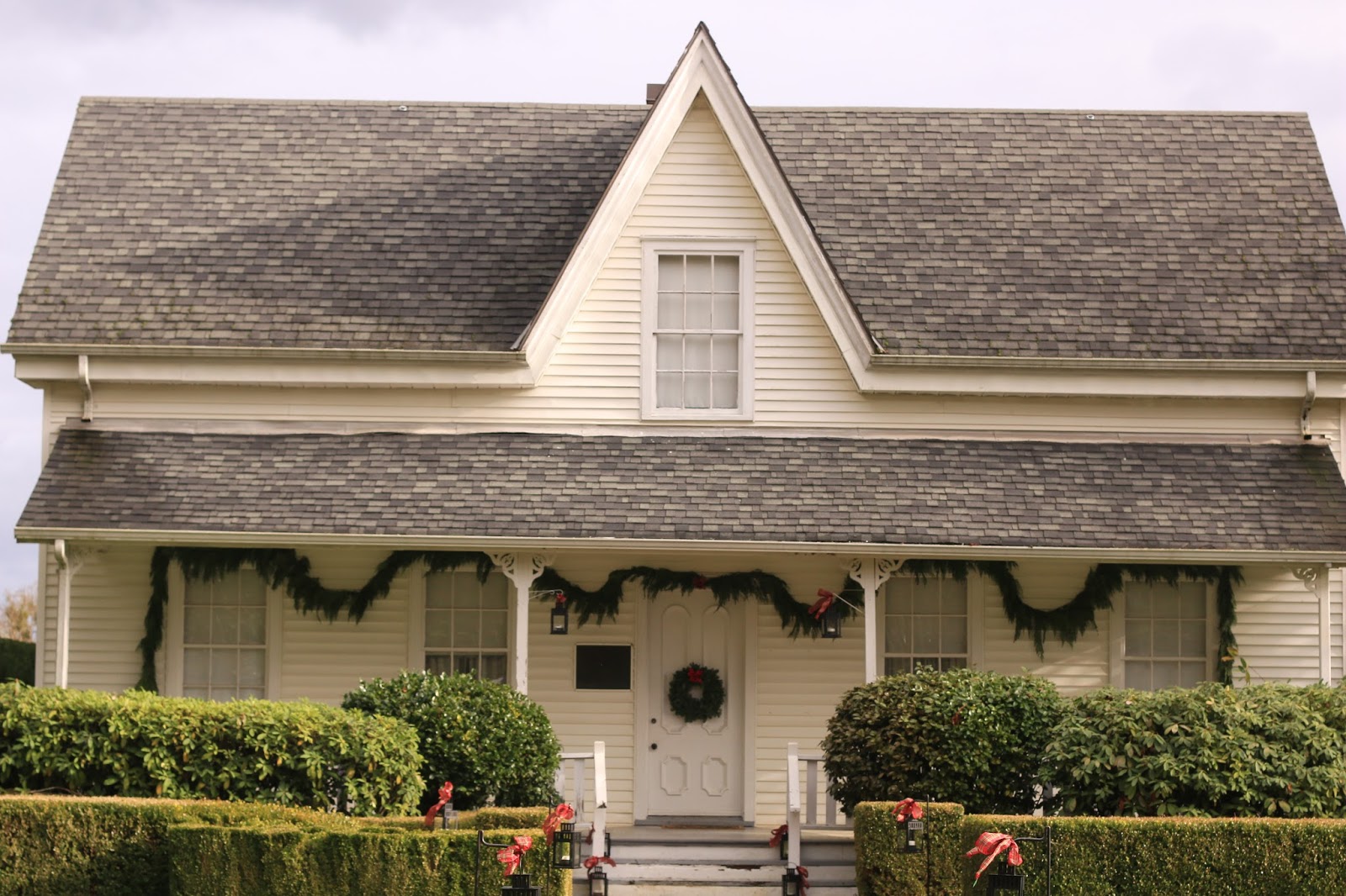 Delights of the Heart: Tea Time at Newell House