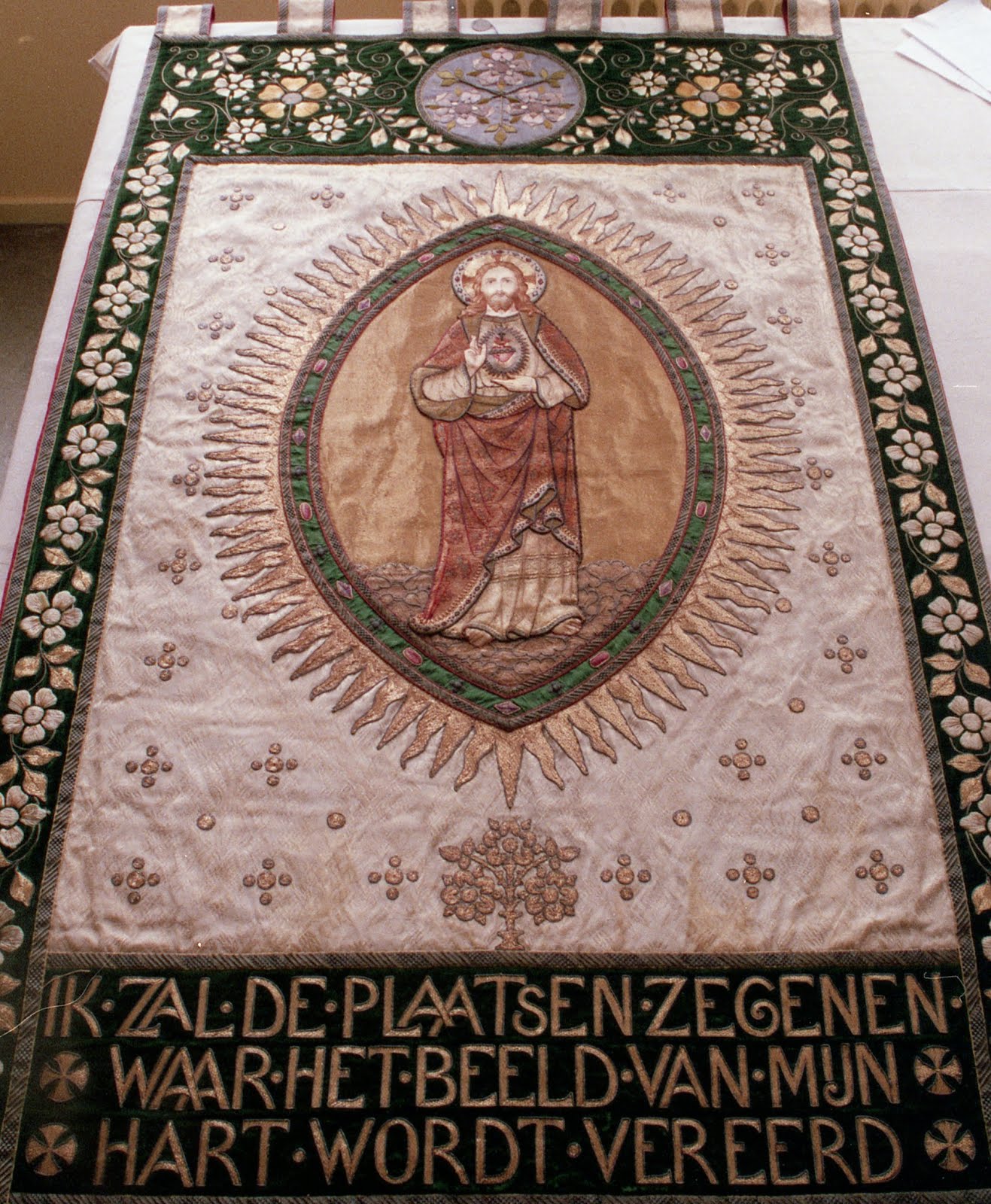 The Genuine Art of the Processional Banner ~ Liturgical Arts Journal