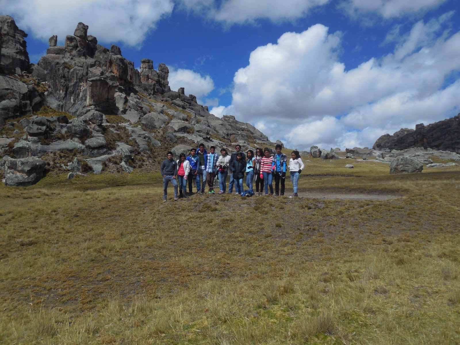 GEOLOGÍA Y GEOMORFOLOGIA: HUAYLLAY