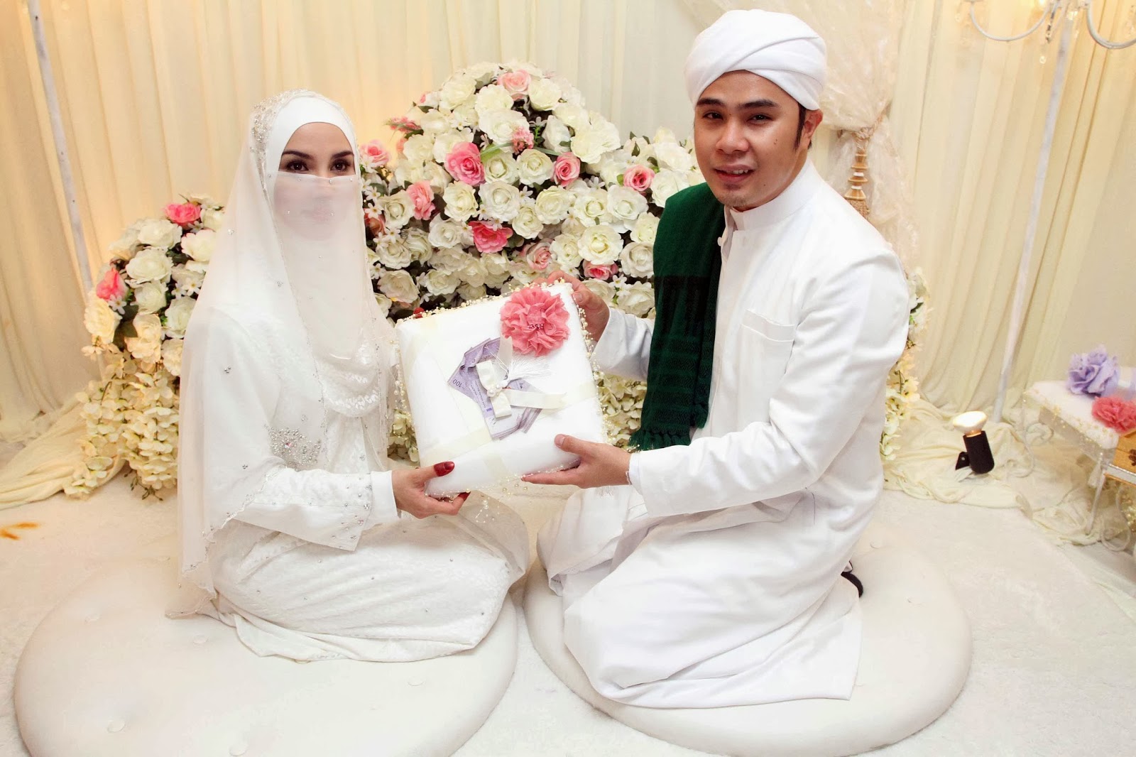 13 Gambar pernikahan Adam AF dan isterinya, Fiza Elite | Lulu pages