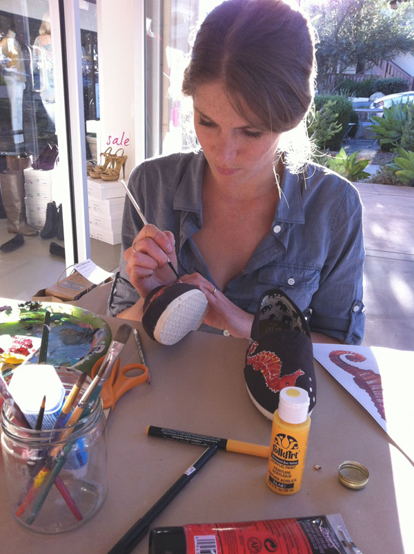 Lilly & Louise: TOMS Style Your Sole