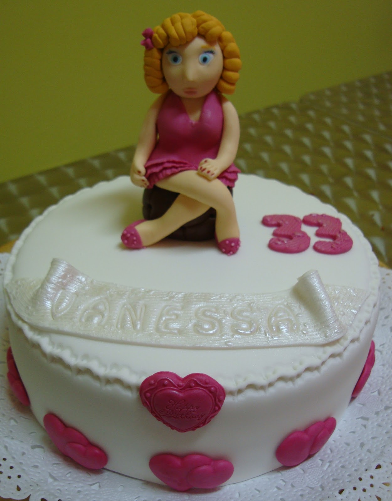 Dulcear-t: Tarta de Chica Sentada