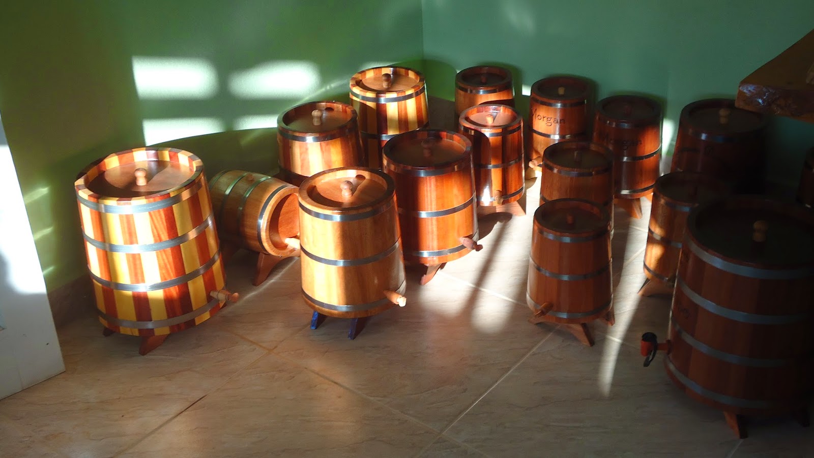 Vitrine Capixaba: FÁBRICA DE TONÉIS E CACHAÇA SUPREMA.