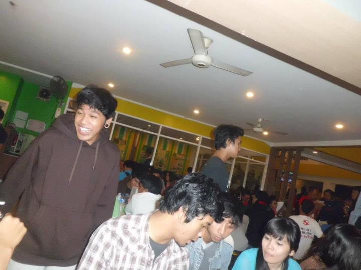 Buka Puasa Bersama Alumni SMP 194 di Pecel Lele Lela | PATRIOTISME ...