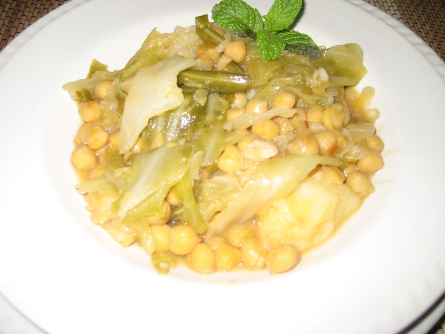 LAS RECETAS DE MAMA ROSA: Cocido de coles