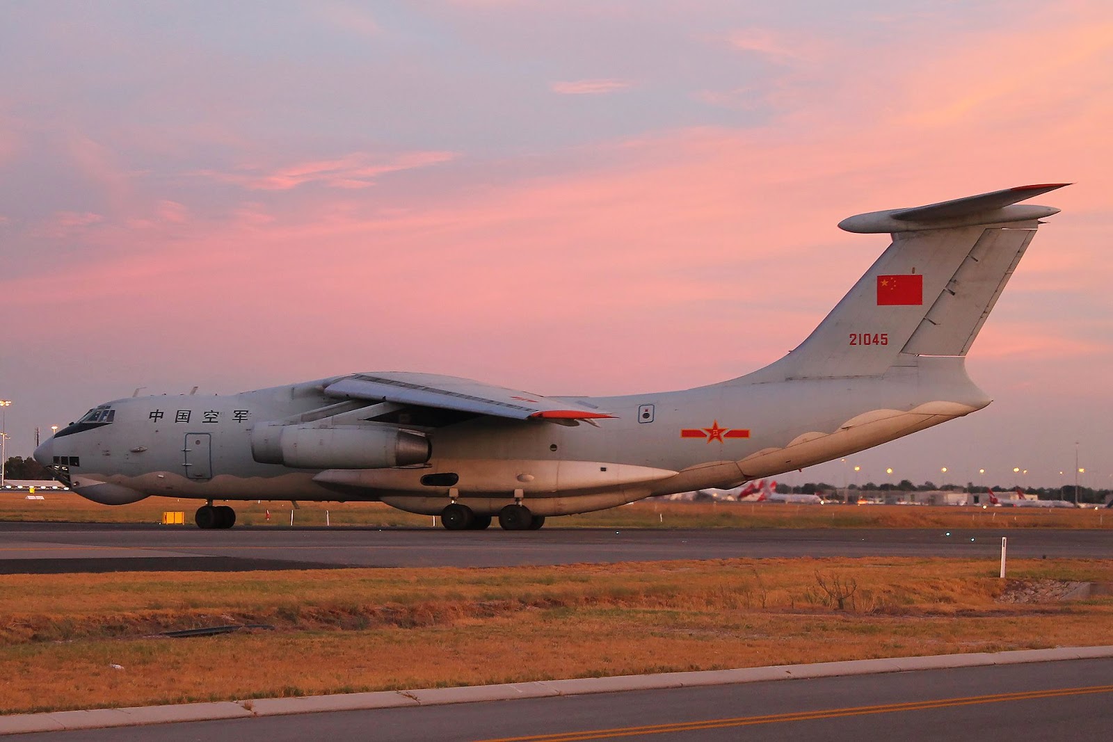 Perth Airport Spotter's Blog: PLAAF IL-76 21045 sunrise departure to ...