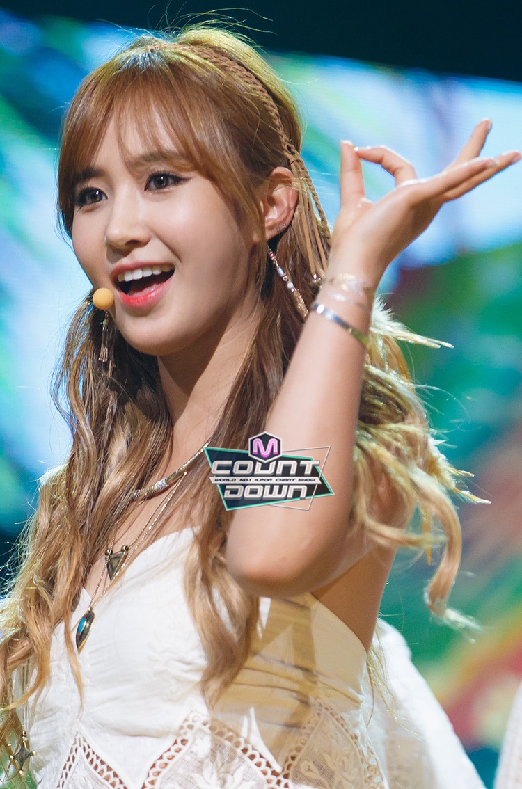 Check out SNSD's official pictures from their 'Party' at M!Countdown ...