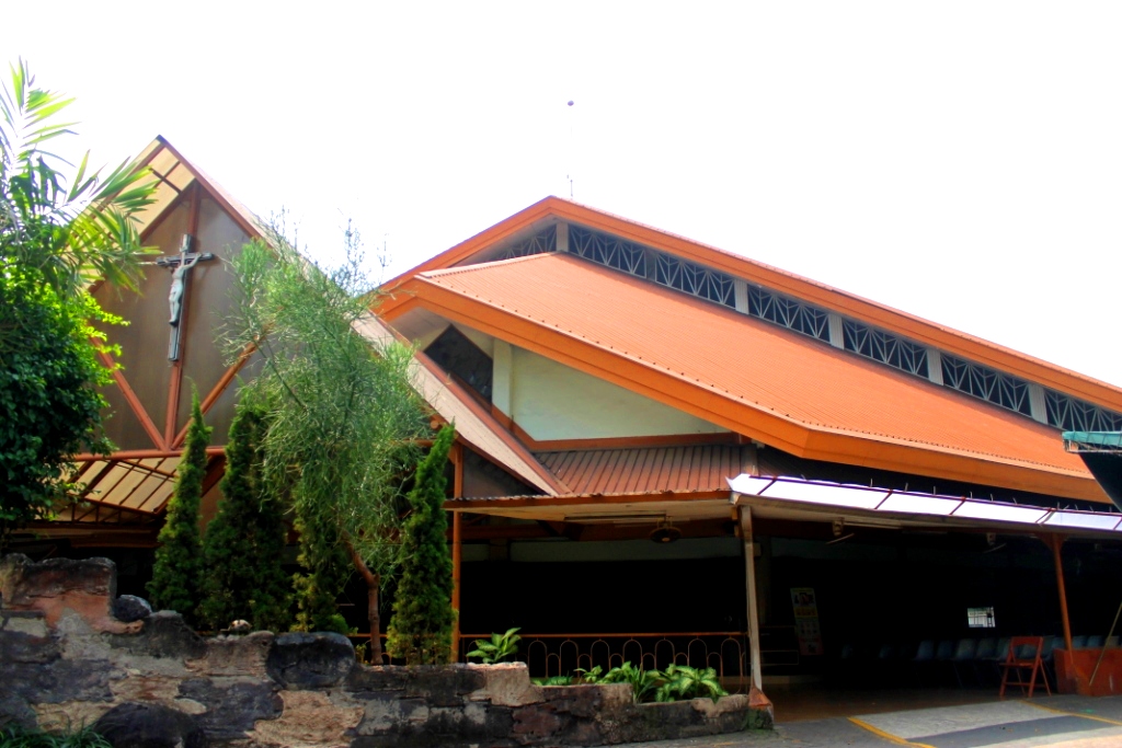 Fotografi Gereja Katolik di Indonesia: Gereja Katolik Trinitas ...