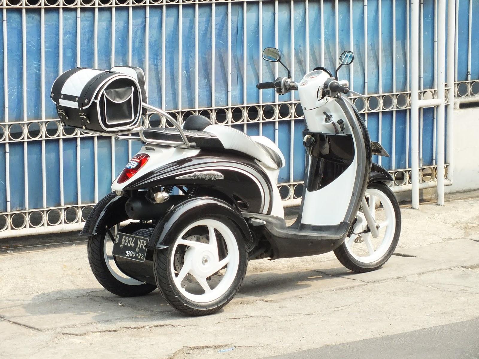 Oracle Modification Concept: HONDA SCOOPY TRIKE (Roda Tiga) Konsep ...