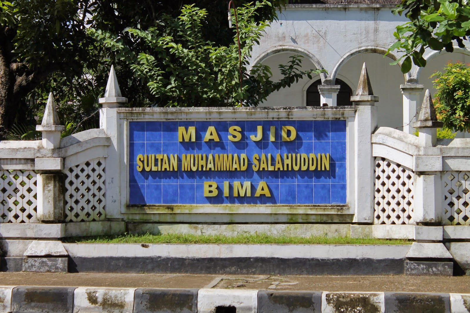 Rintik hujan di Istana kesultanan Bima-NTB - Sizuka Meow Meow