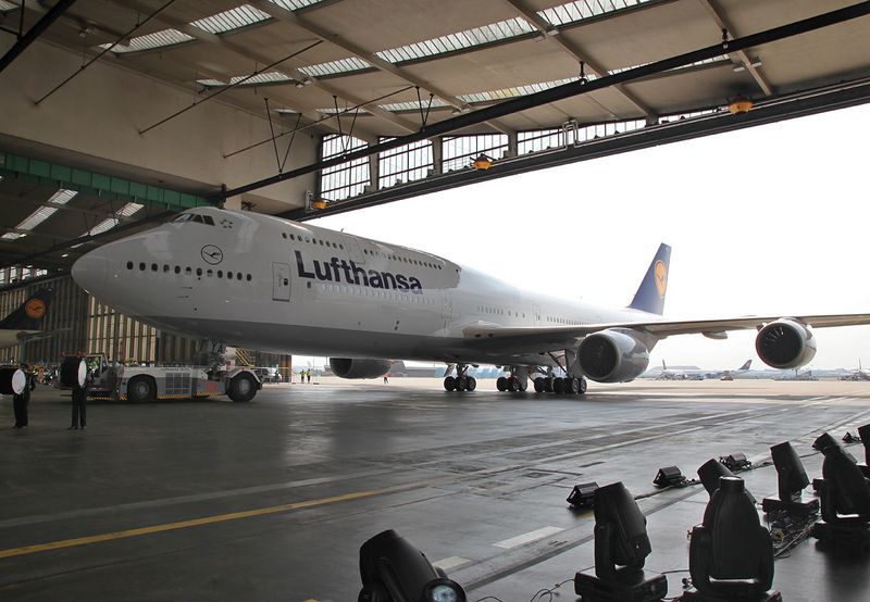 Gokira World: Meet Boeing 747-800