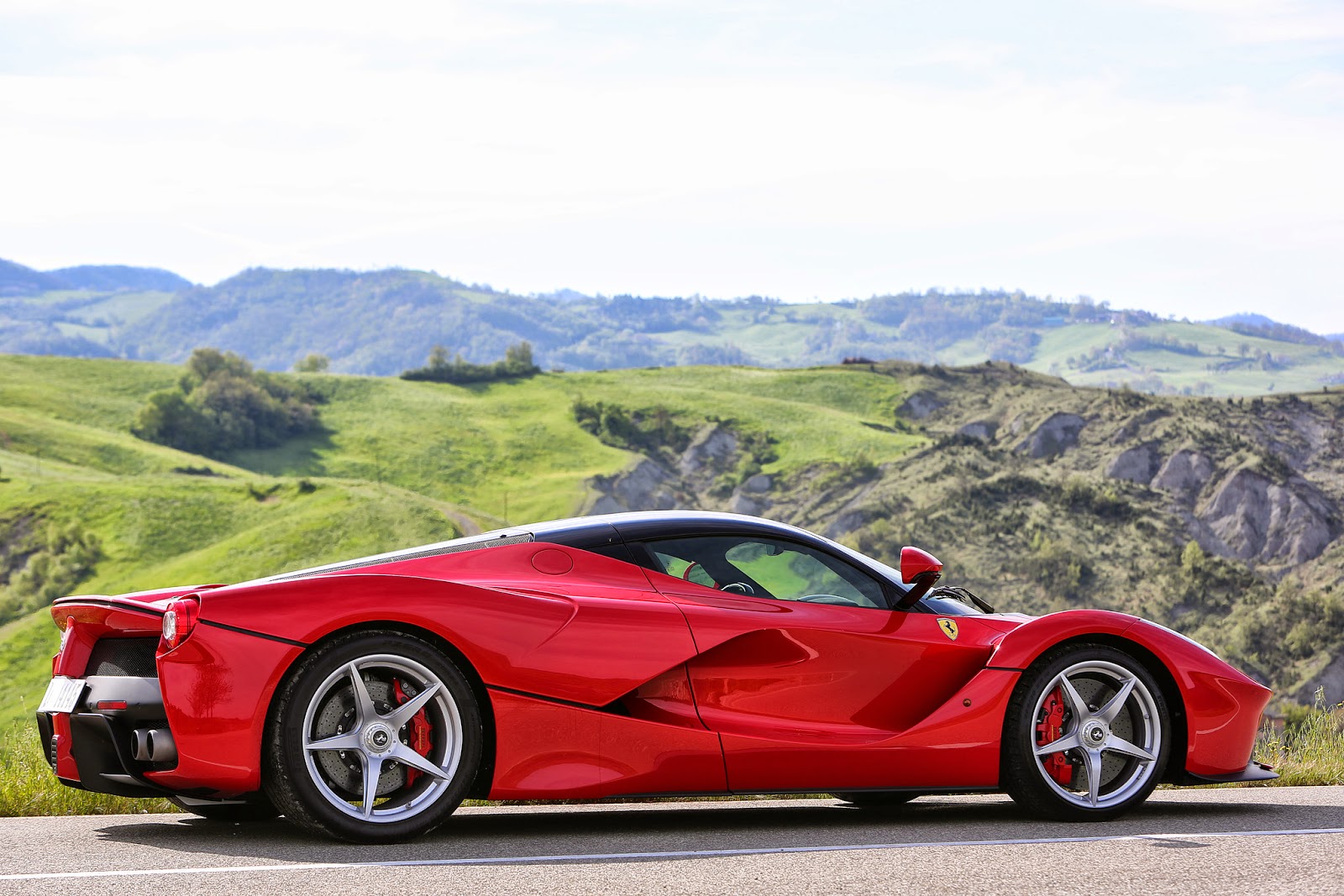 AutosMk: Poste C: Eje del perfil estético automotriz.