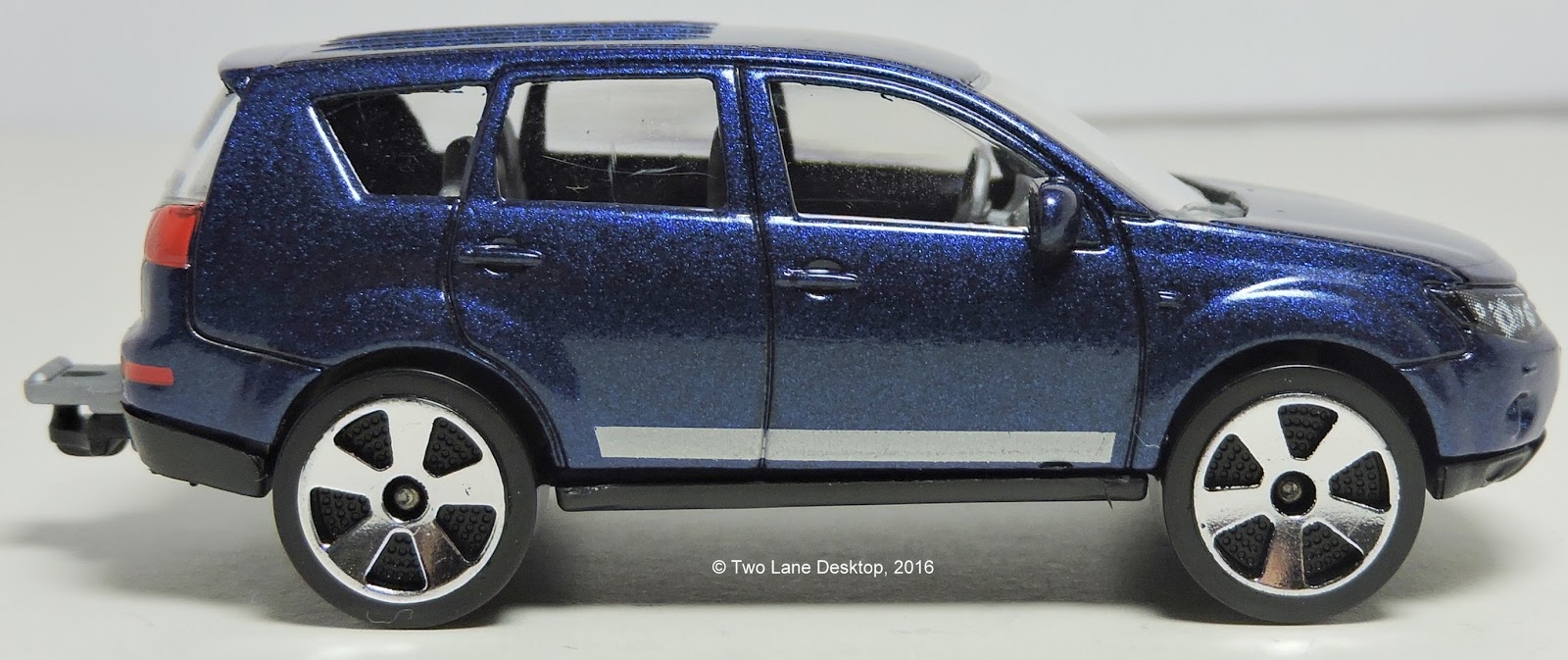 Majorette Lexus RX400h, Mitsubishi Outlander, and Toyota Tercel 4WD wagon