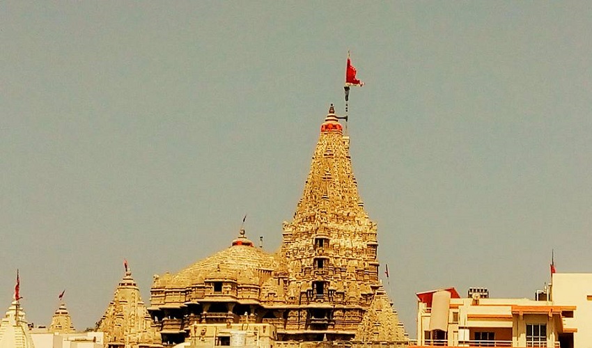 Dwarkadhish Temple in Dwarka, Gujarat - India Travel Blog