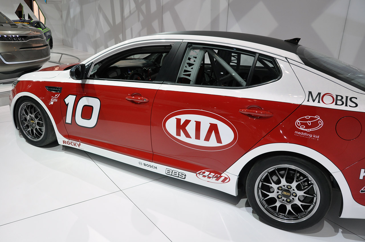Mecanews: Coreano das pistas: Kia e Kinetic Motorsports mostram ...