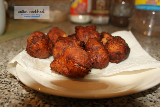 Banana Fritters A.K.A Vaipan ~ Anita's (Sri Lankan Tamil) Cookbook ...