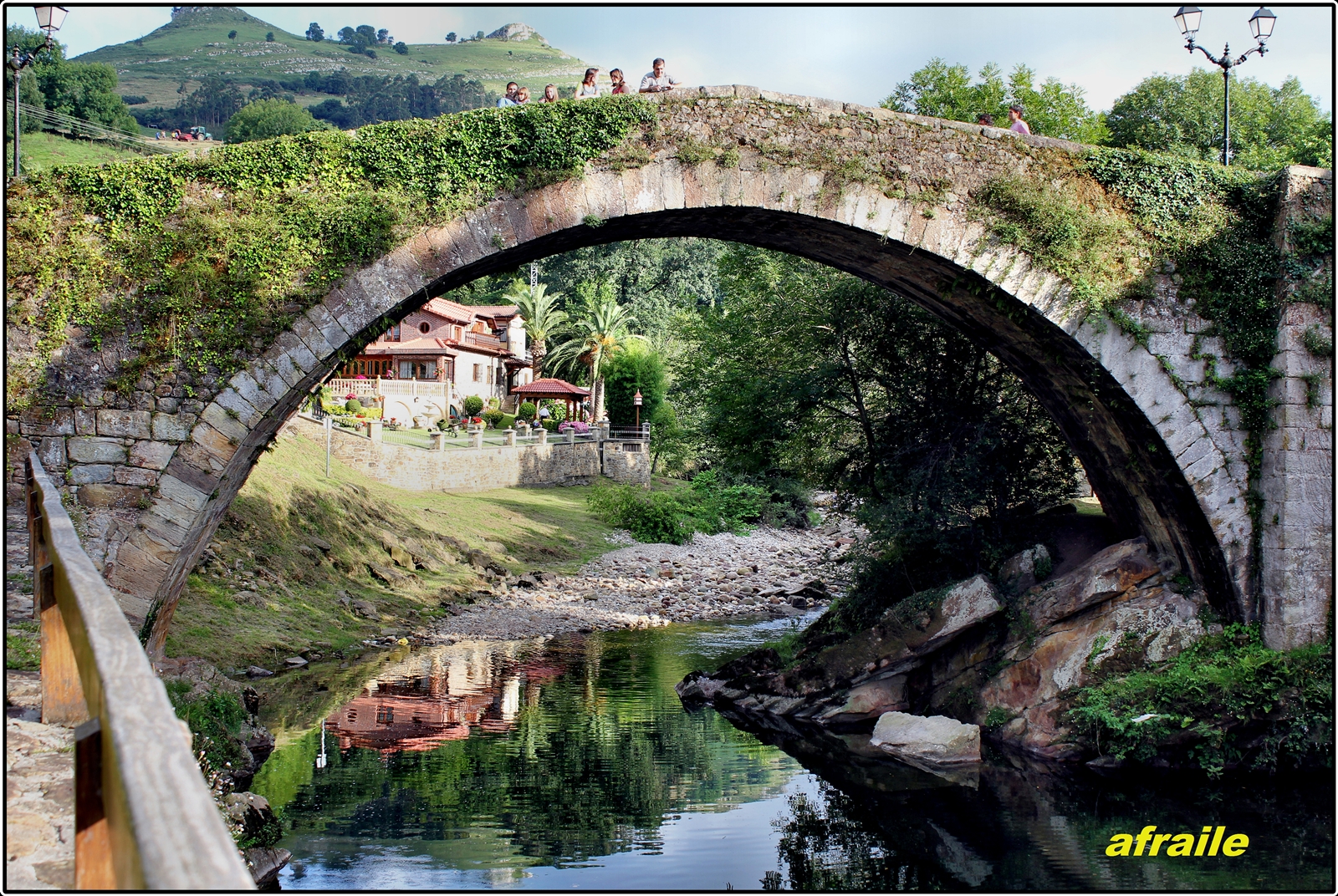 Foto afraile: Liérganes. (Puente sobre el río Miera).