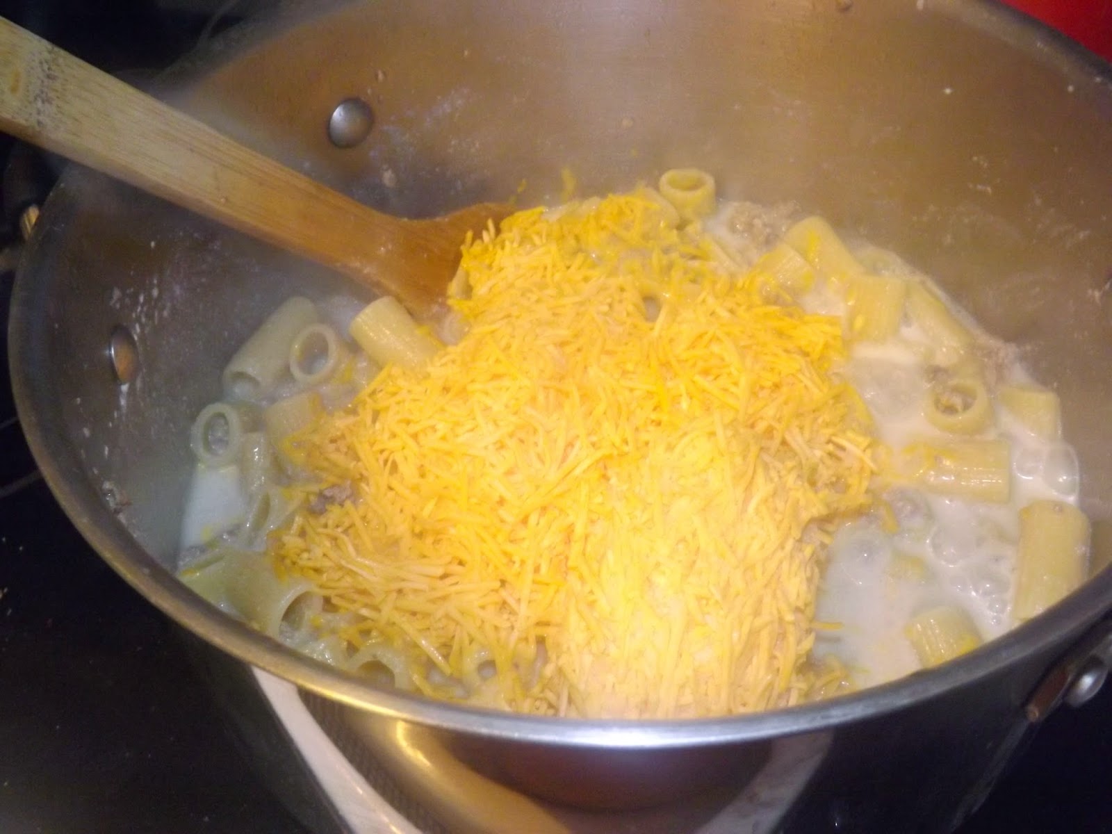 FoodThoughtsOfaChefWannabe: Cheeseburger Mac