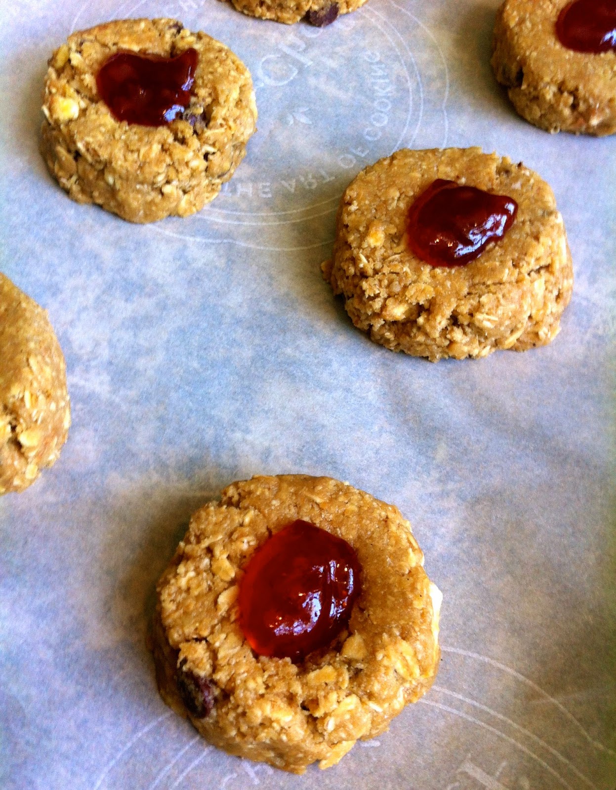 FOOD STYLING AND REAL LIFE: Banana Split Oatmeal Cookies