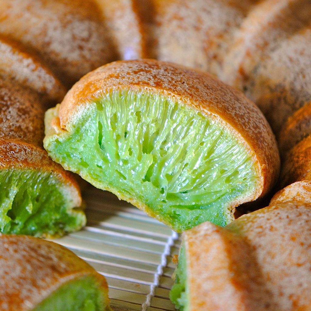 JULES FOOD Pandan Honeycomb Cake A Vietnamese Treat Banh Bo Nuong jules-food-pandan-honeycomb-cake-a-vietnamese-treat-banh-bo-nuong