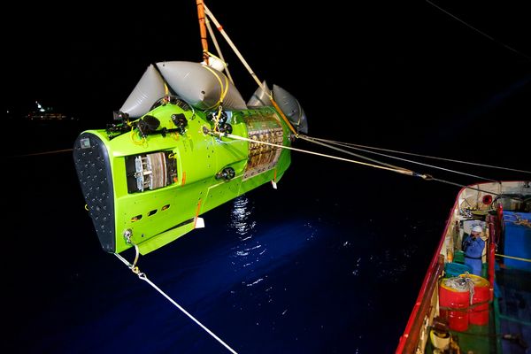 EBL: Mariana Trench Challenger Deep Revisted! First solo dive to this ...