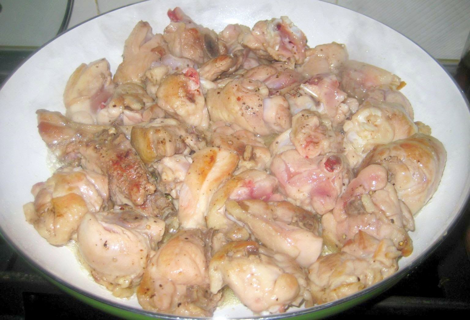 LAS RECETAS DE MAMA ROSA: Pollo en salsa de cebolla y ajos
