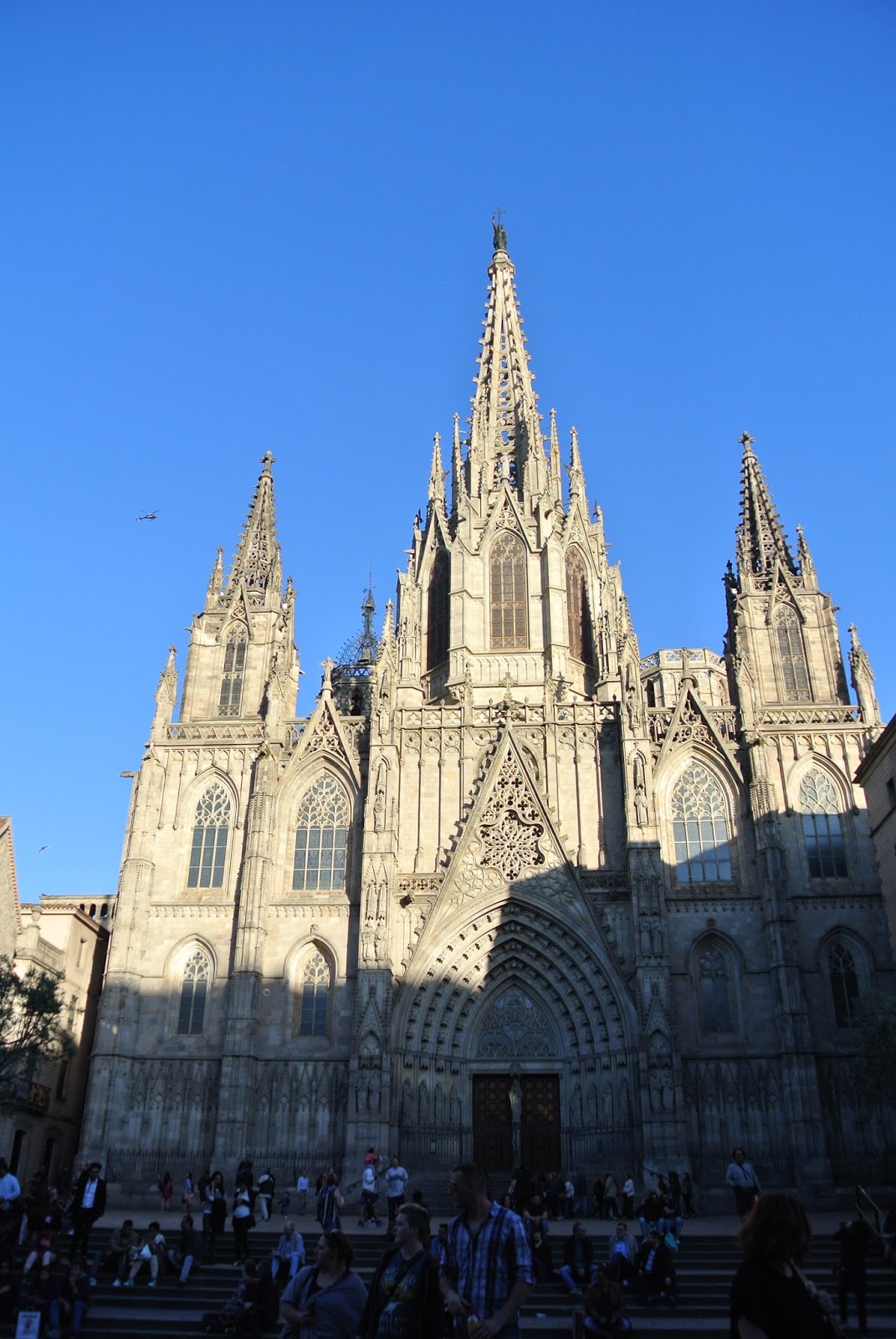 Exploring Barcelona's Gothic Quarter & Las Ramblas - COFFEE, CAKES ...