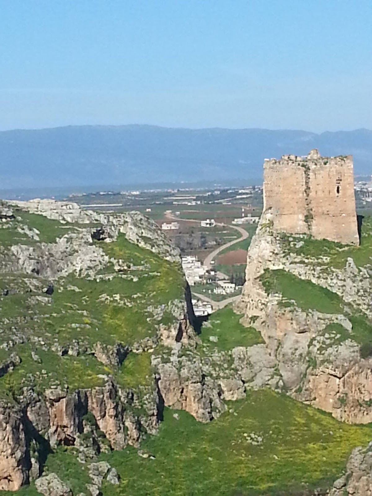 Via Recta - الشارع المستقيم: À Mhardeh [ محردة ], malgré la guerre, la ...