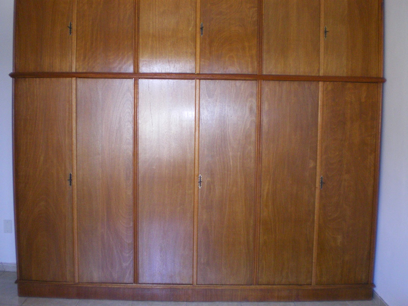 MANIA DE ANTIGUIDADES: Guarda Roupa para restauração