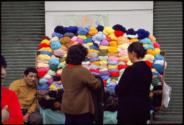 Amazing Color Photographs of Everyday Life in Lima, Peru in the 1970s ...