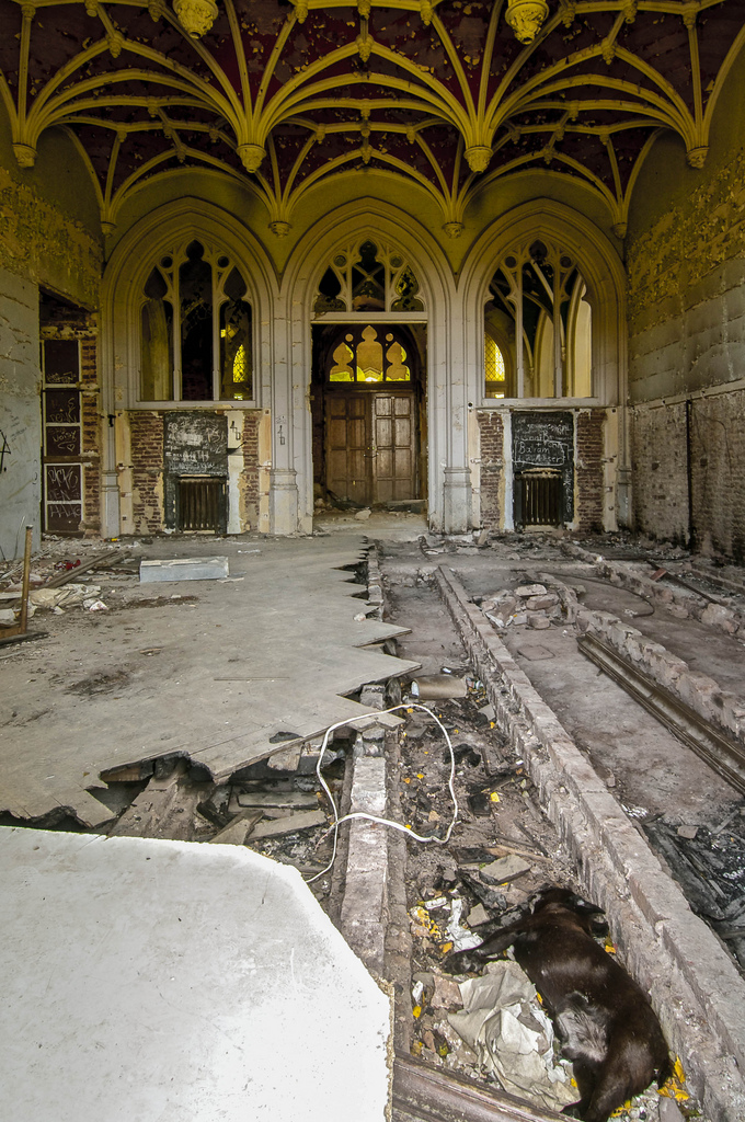 Deserted Places: The abandoned Miranda Castle of Belgium