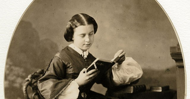 Victorian Elite Fashion: Charming Vintage Photos Show Rich Girls in the ...