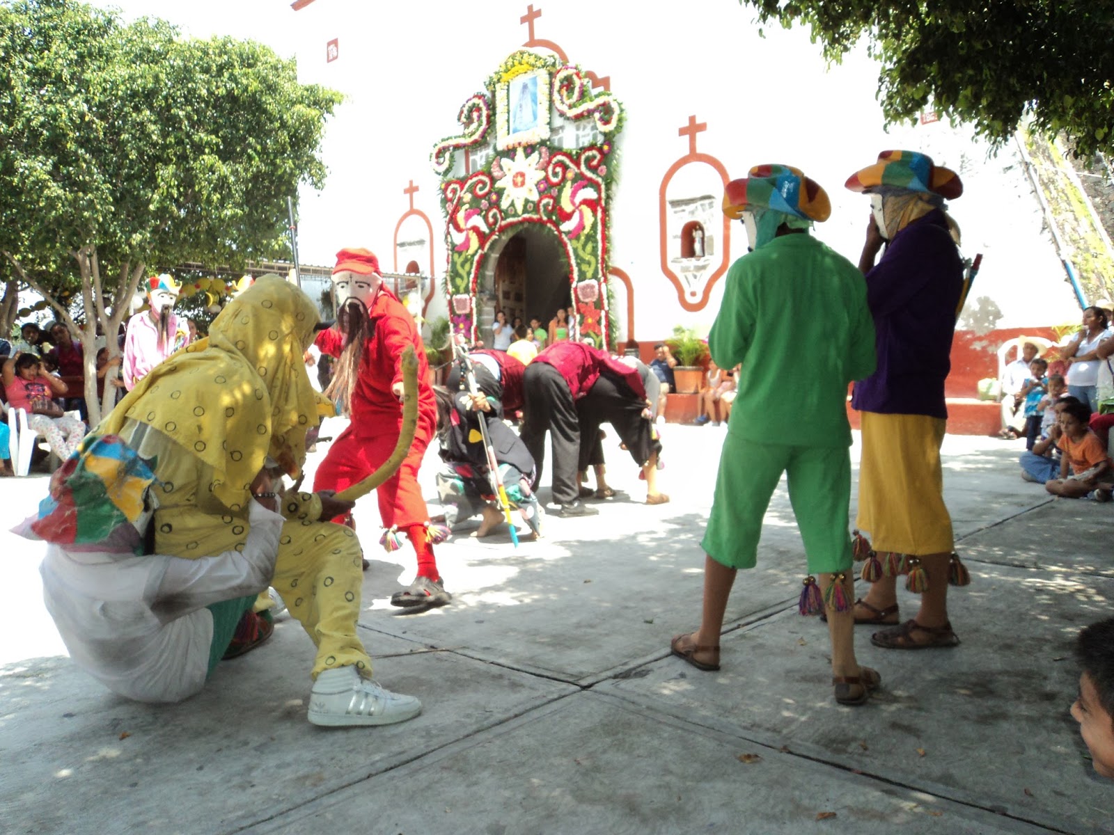 Historia de las danzas comedias y parodias tradicionales rituales ...