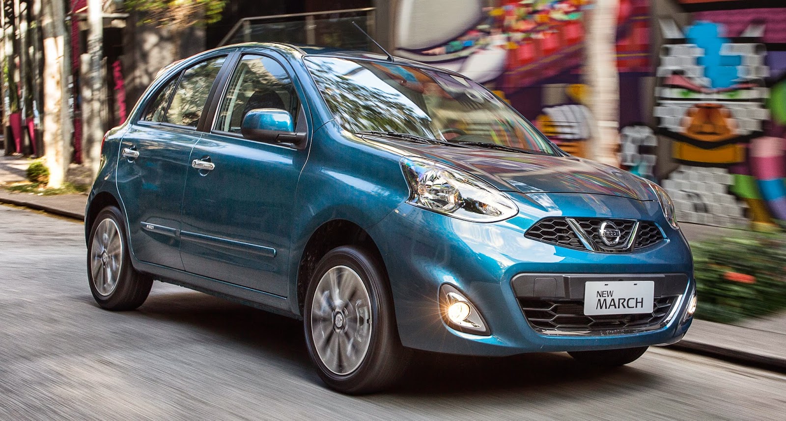 Nissan apresenta New March, agora fabricado no Brasil