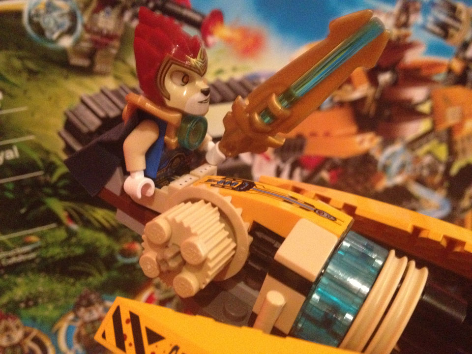 Fully Jointed Play Figures: Lego Legends of Chima Laval’s Royal Fighter