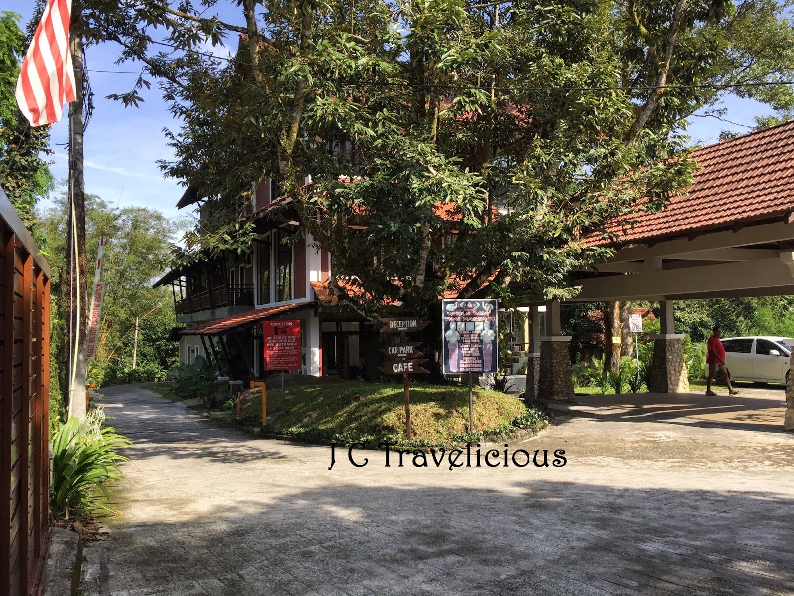 J C Travelicious: Sentosa Villa @ Taiping, Perak