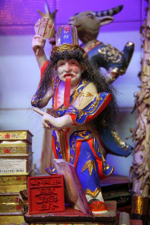 patung dewa: tua li ya pek