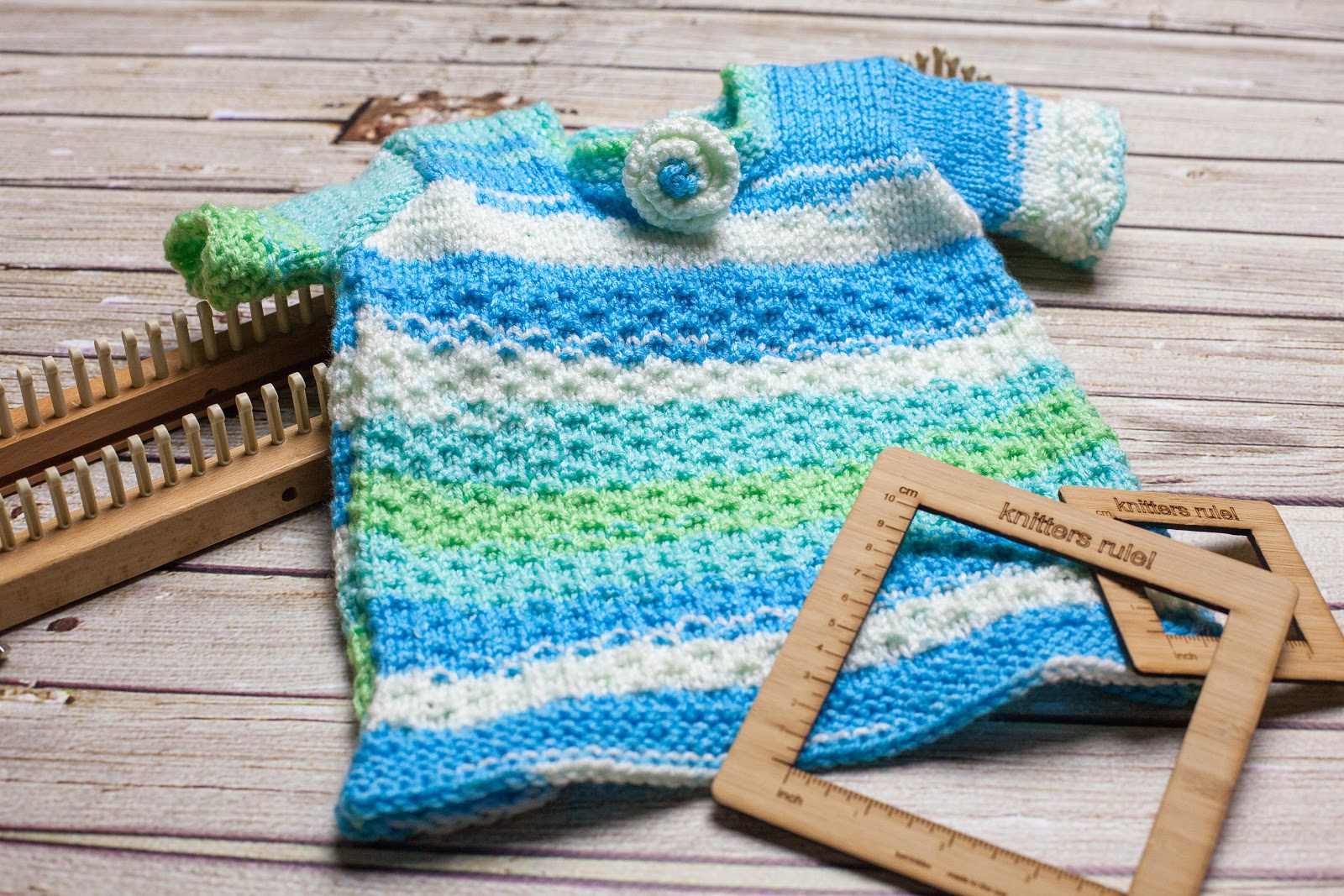 Loom Knitting Color Series, Simple Color Changes | Loom Knitting by ...